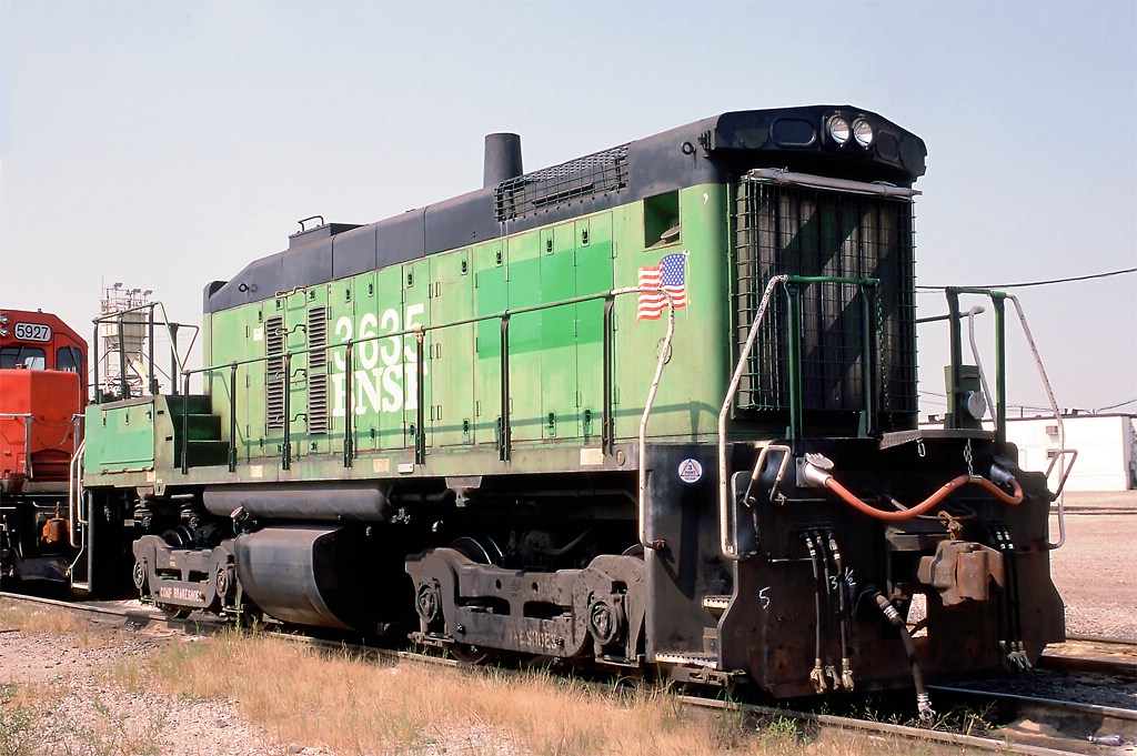 BNSF 3635, EMD SW1000B, Cab-less SW1000 BN wreck rebuild